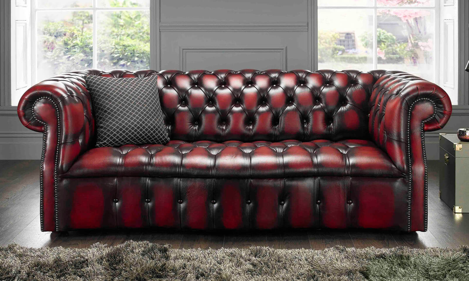 The UK’s No.1 Chesterfield Sofa Retailer | Designer Sofas 4U
