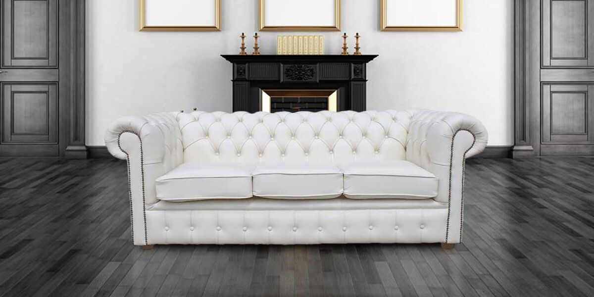 White Chesterfield 3 Holyrood Seater sofa | DesignerSofas4U